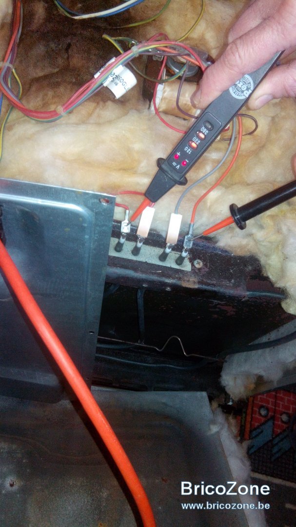Four Candy FPP 602X ne chauffe plus en bas