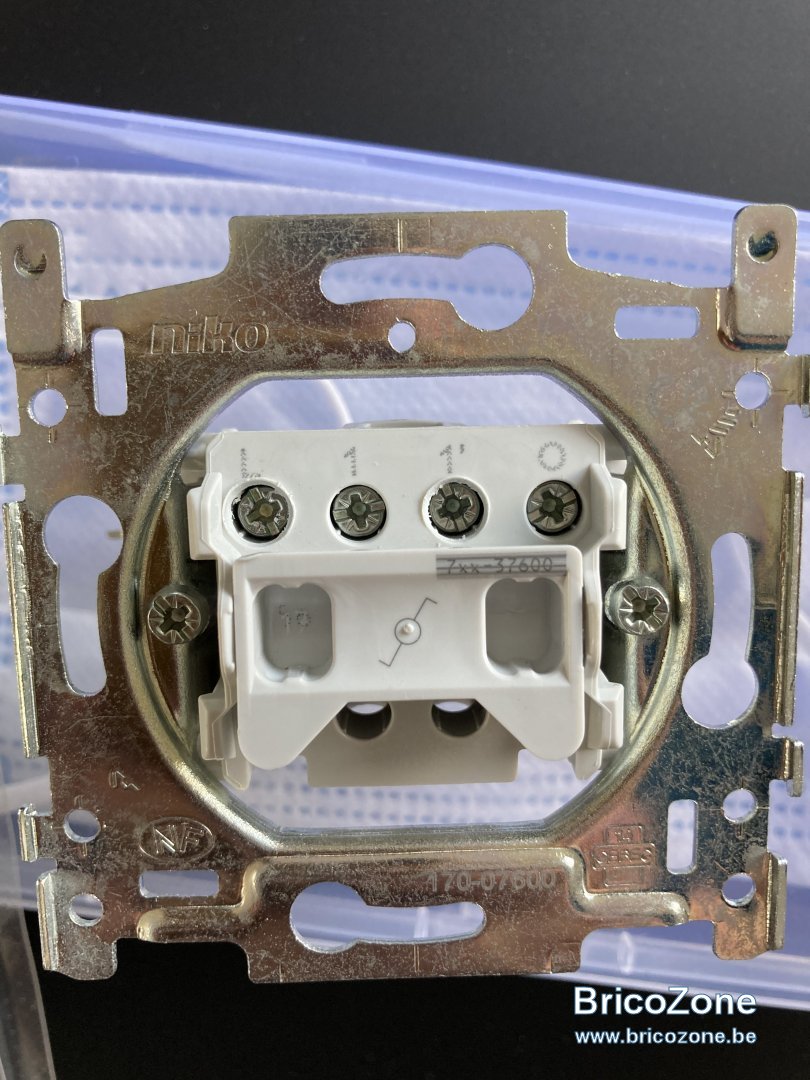 Témoin LED interrupteur Niko