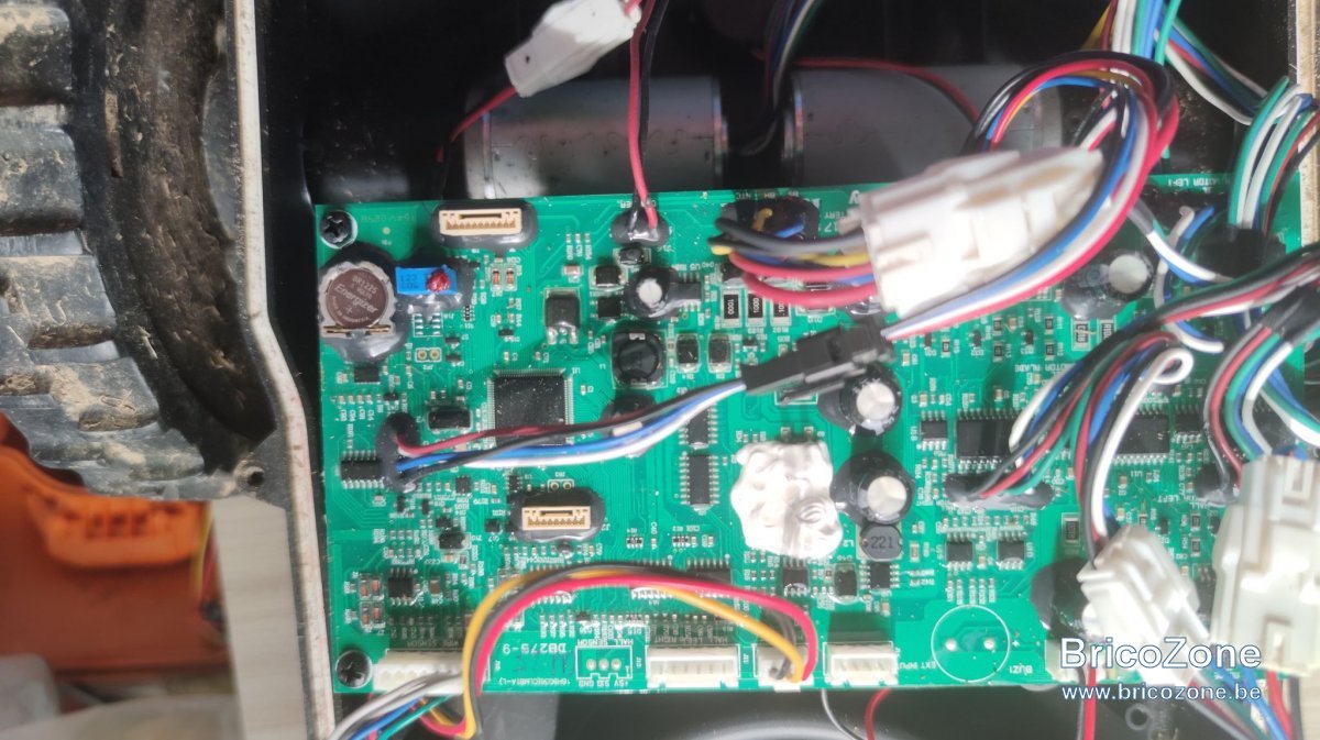 Bidouiller électronique sur mon robot tondeuse
