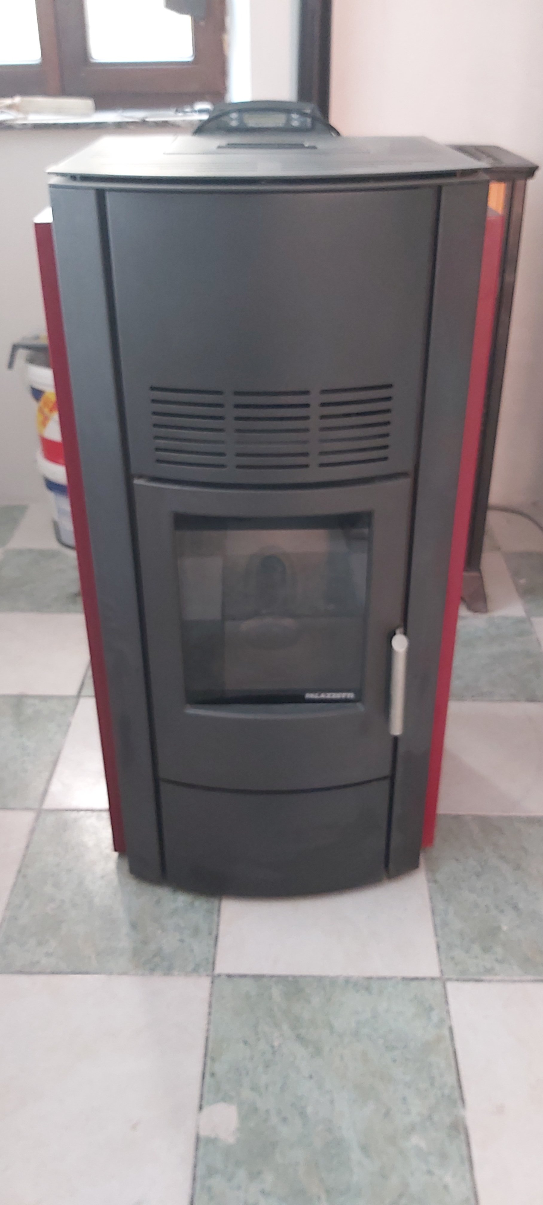 Poele pellet palazzetti 9 kw + ravelli 8 kw