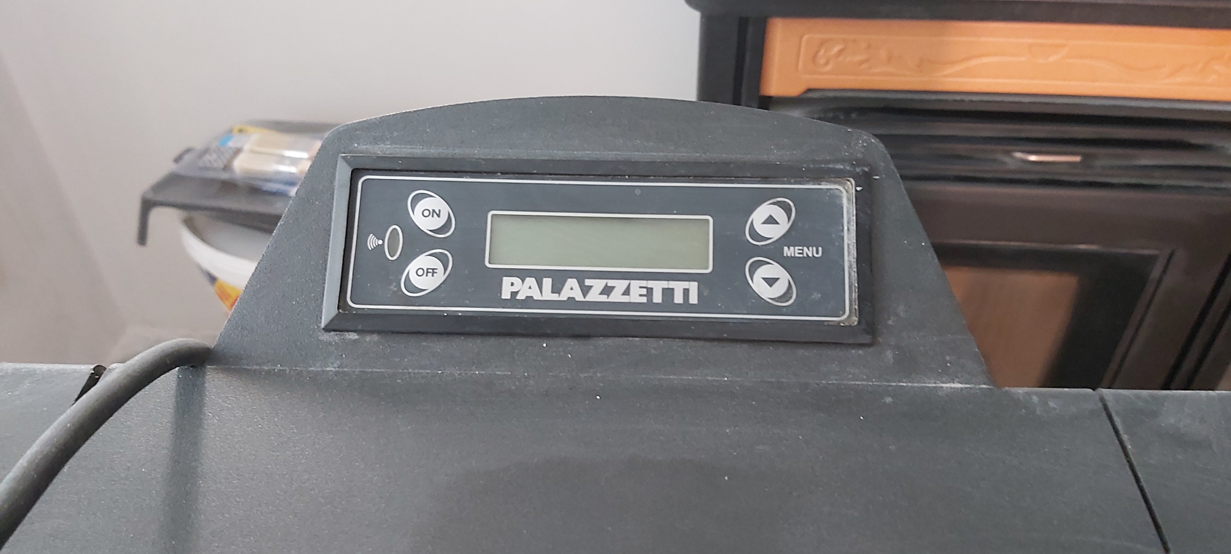 Poele pellet palazzetti 9 kw + ravelli 8 kw