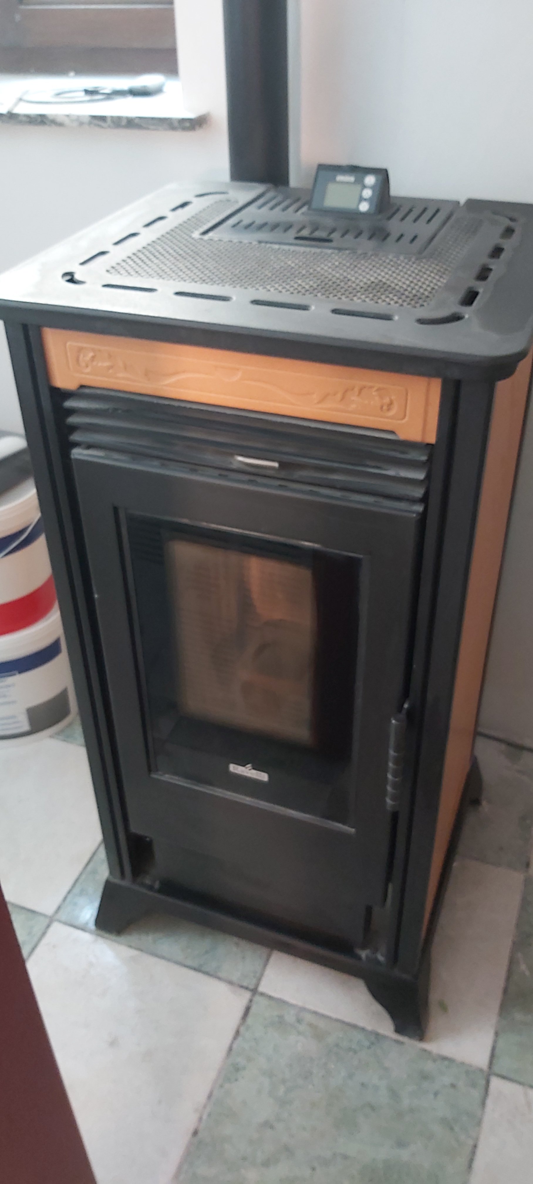 Poele pellet palazzetti 9 kw + ravelli 8 kw