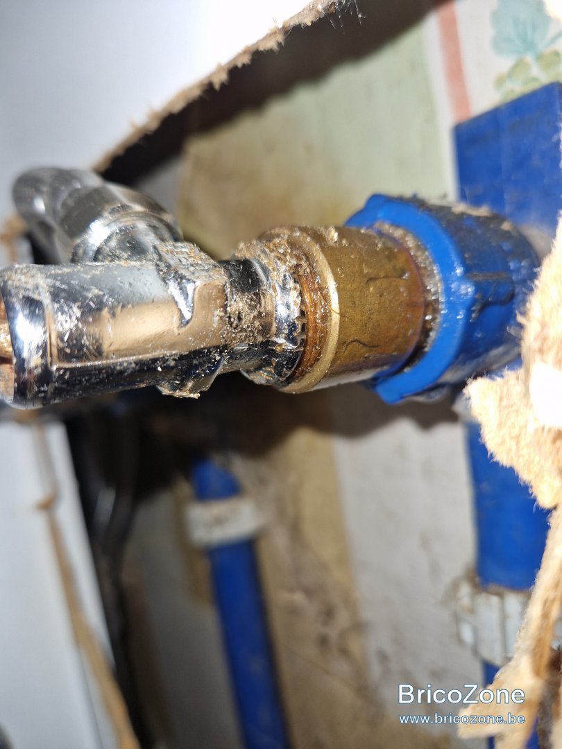 Robinet shell impossible à enlever | BricoZone